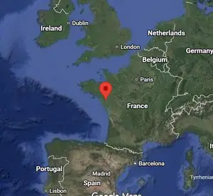 Nantes city map with local sights. Map of Nantes streets with beautiful ...
